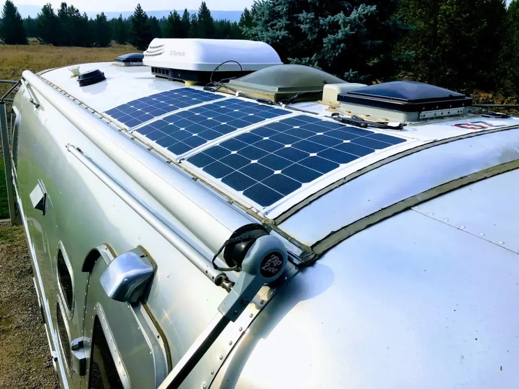 Best lightweight flexible solar panels for curved RV roofs